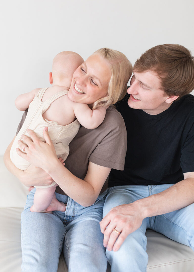 The Charm of 6 Month Family Photos in the Studio 6 month family photos ...