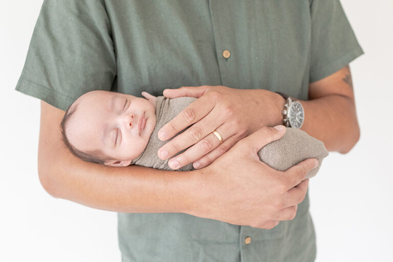 Clean and Simple Newborn Photos in the Studio Best newborn photographer