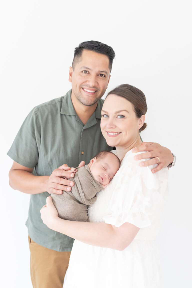Clean and Simple Newborn Photos in the Studio Best newborn photographer