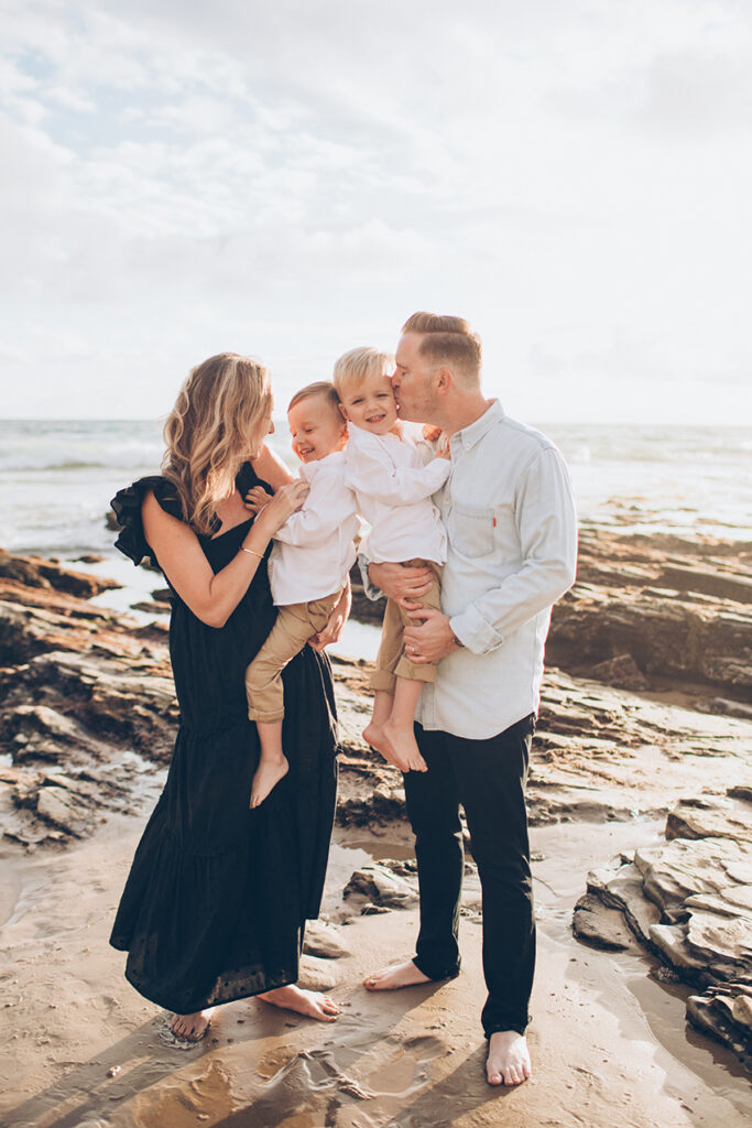 Pose Ideas for a Family of Four